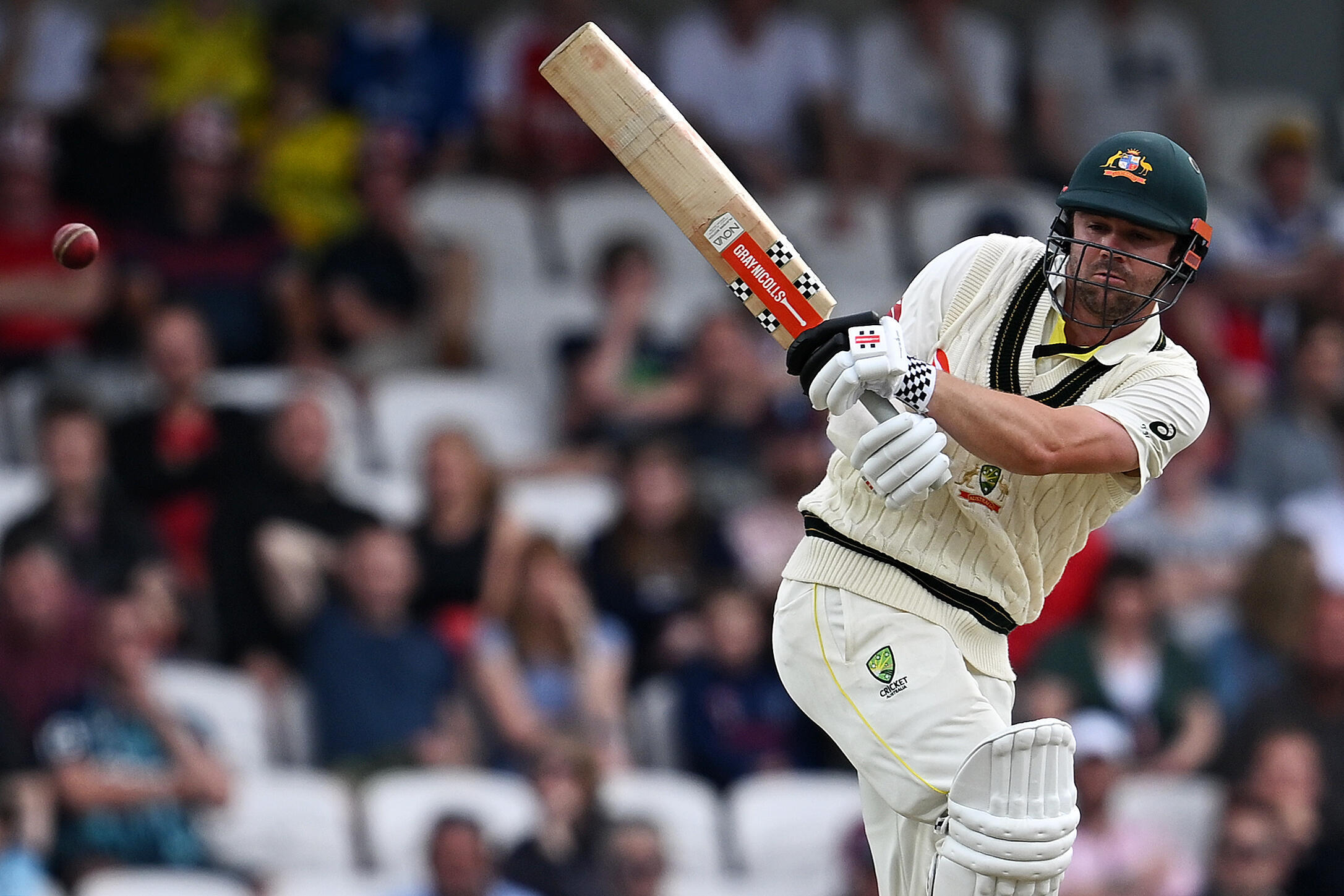 Woakes calls on England to summon spirit of 2019 in Headingley run chase