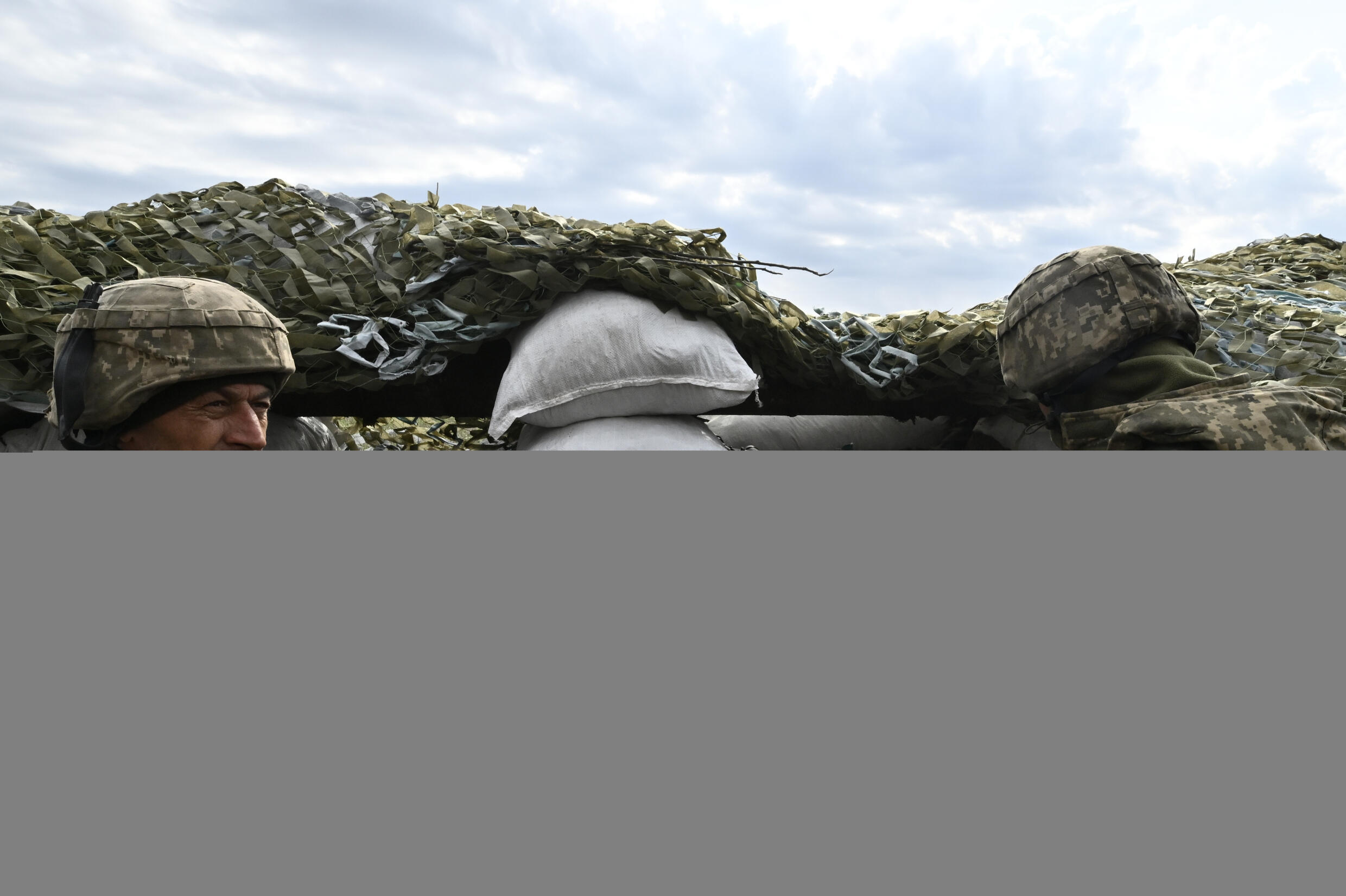 Ukrainian soldiers dig trenches in case of retreat from Bakhmut