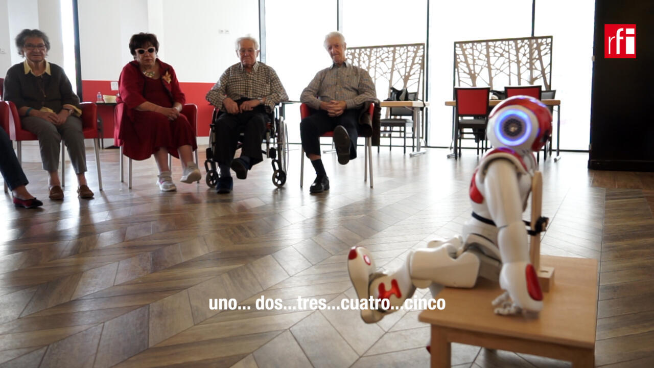 El robot NOA, el mejor amigo de los ancianos - Francia hoy