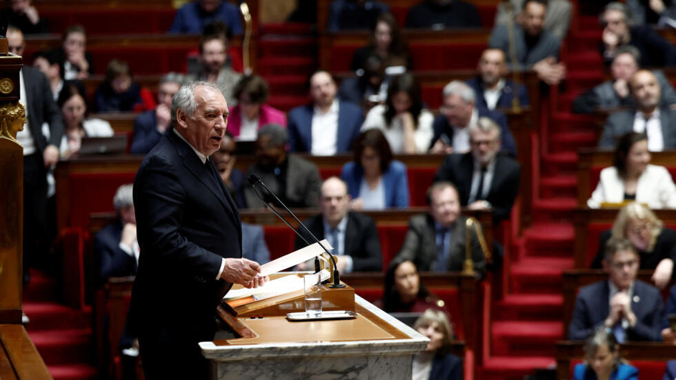 France: le projet de budget 2025 franchit l'étape du Sénat, le gouvernement toujours sous pression