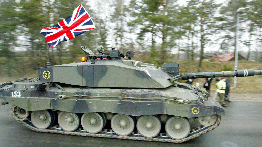 Challenger, Leopard, Bradley: Uy lực xe tăng mà Ukraina sắp tiếp nhận ra sao?