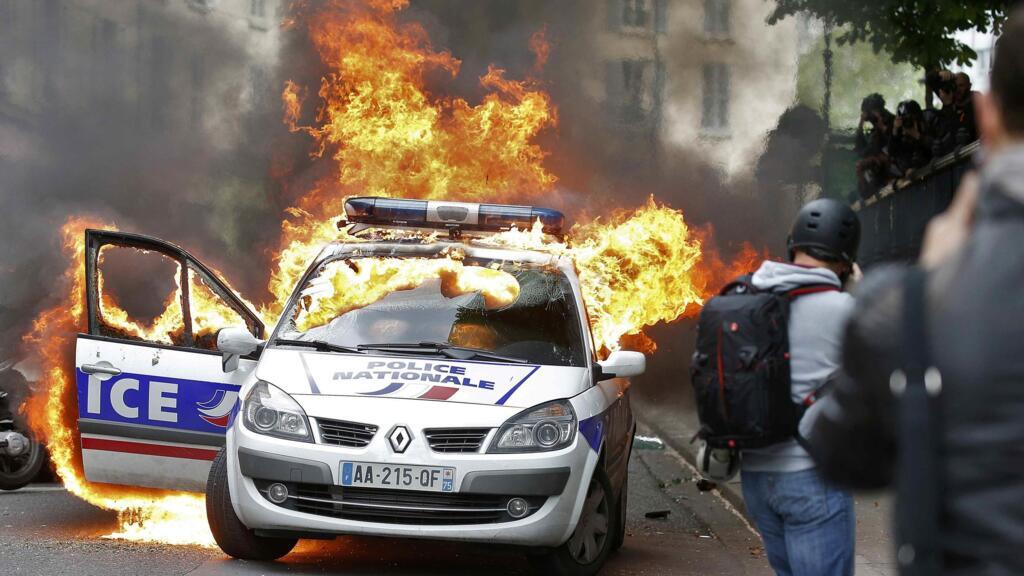 Voiture de police incendiée à Paris: jusqu'à 10 ans de prison pour 5 ...