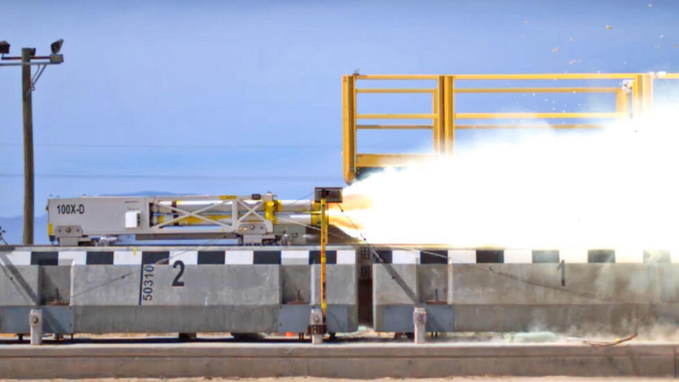 L’US Air Force déploie un train-fusée qui dépasse les 1 000 km/h - Un ...