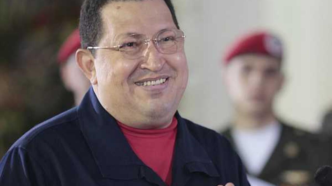 Hugo Chavez deve oficializar candidatura à reeleição na segunda