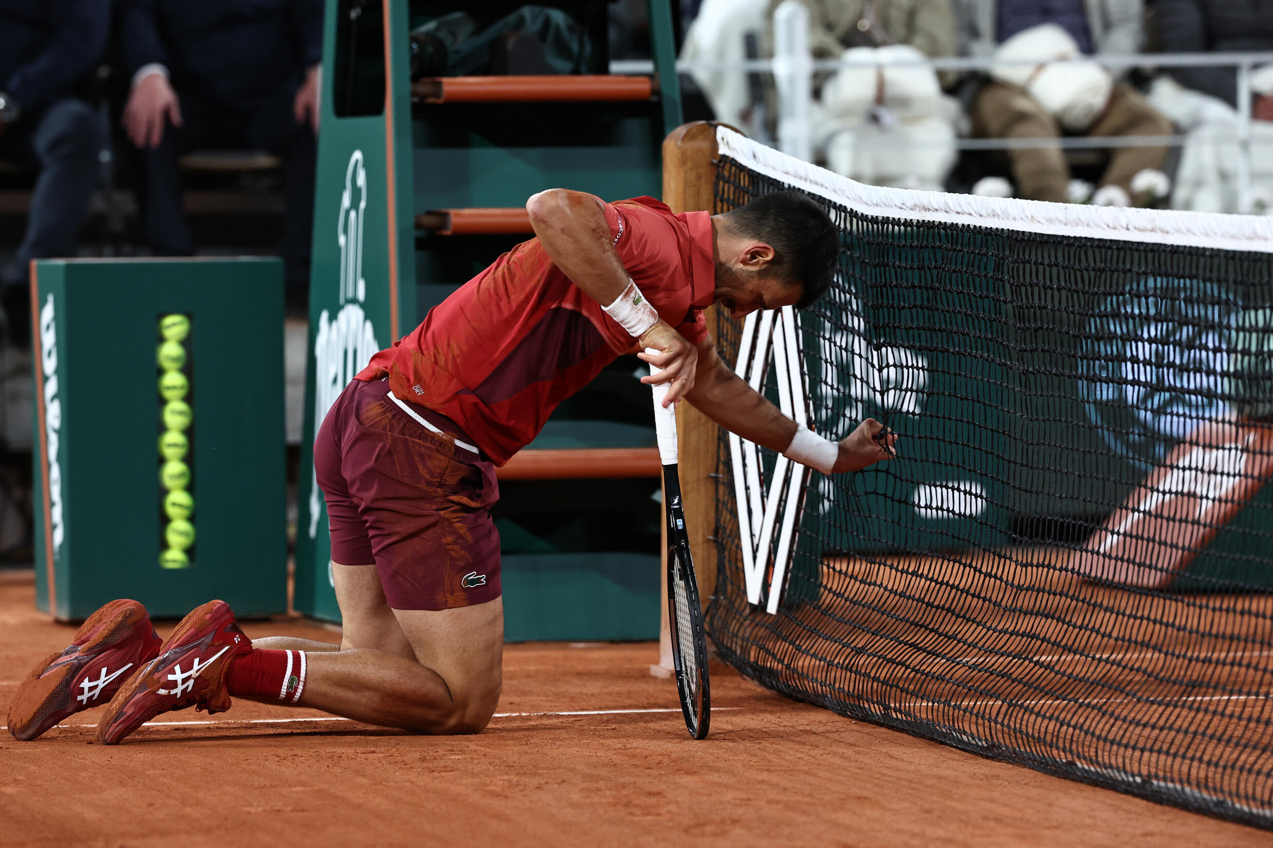 Djokovic arranca en Roland Garros con un triunfo laborioso