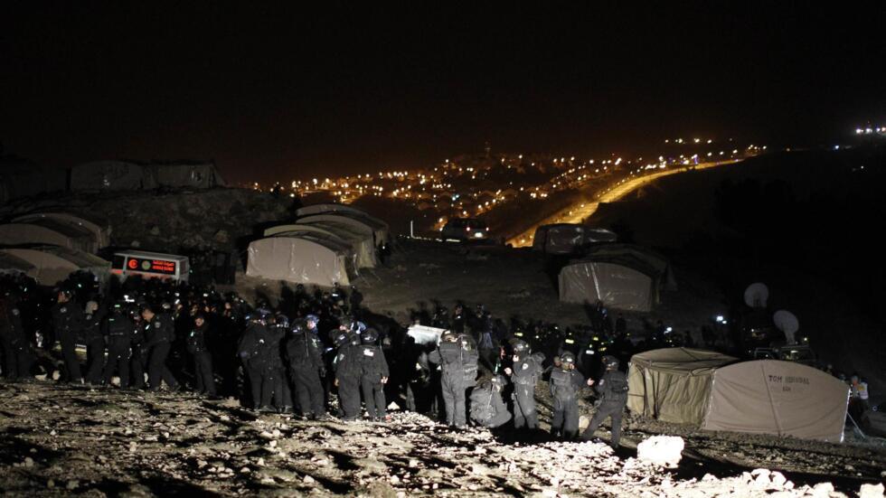Palestinians erect “tent city” to protest settlement plan