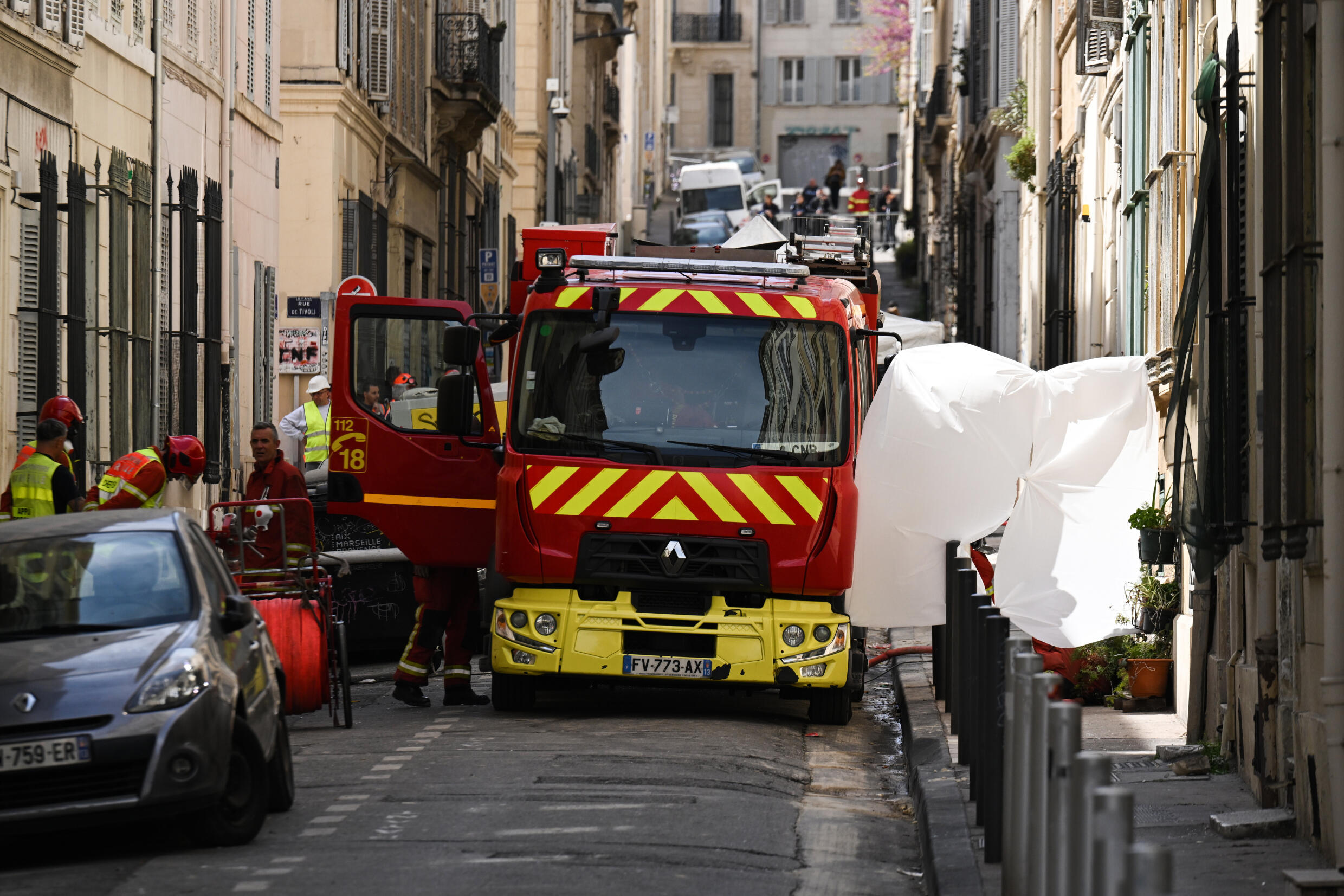 Death toll reaches six in French building collapse