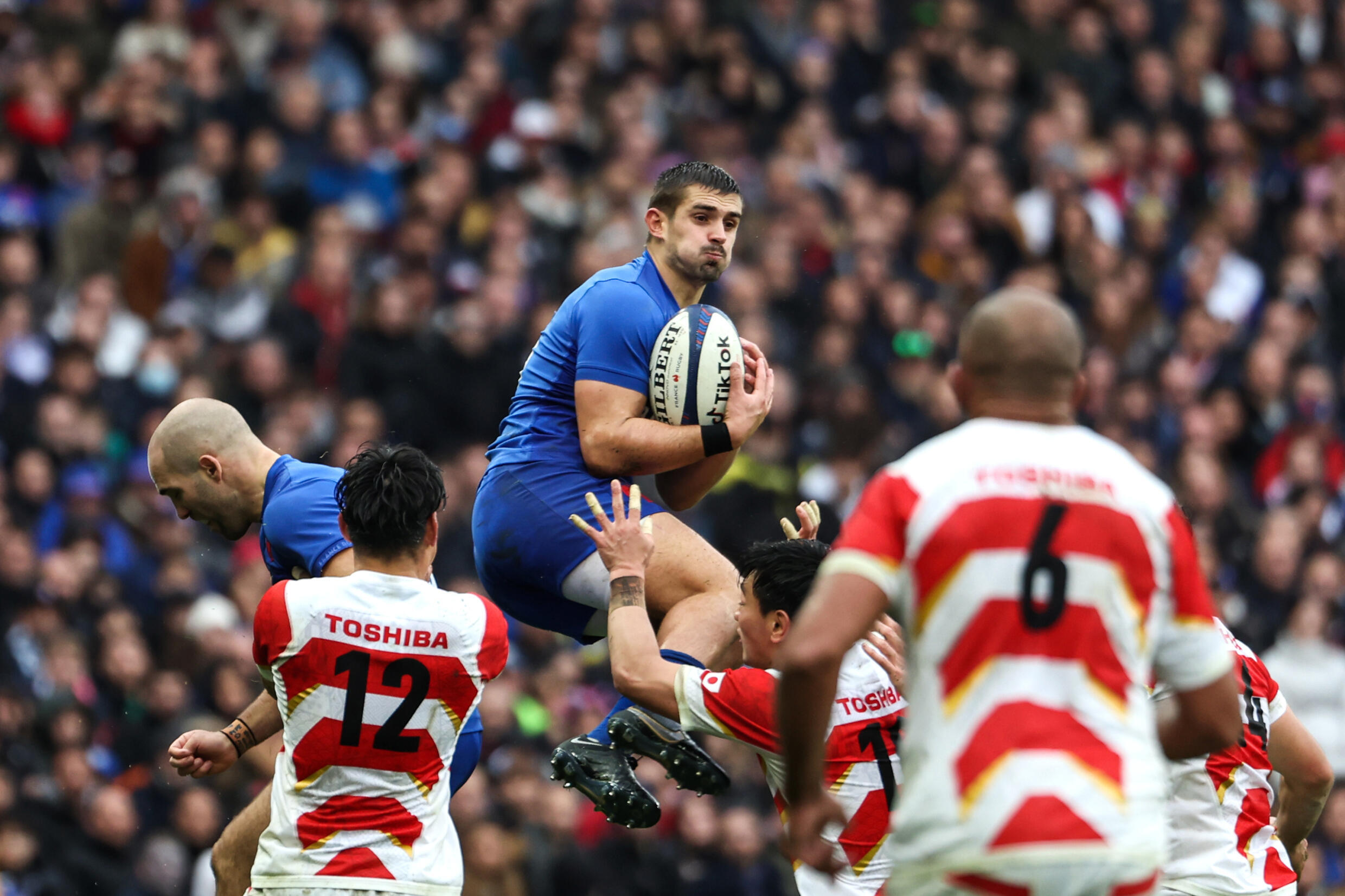 Rugby: les Bleus finissent sur une bonne note