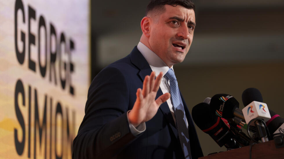 Alegeri prezidențiale, primele estimări la vot | George Simion conduce ...