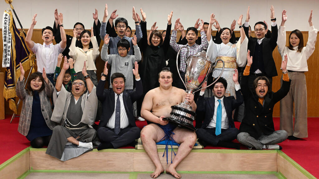 La sorpresa de Aonishiki, primer ucraniano en ganar un título de sumo