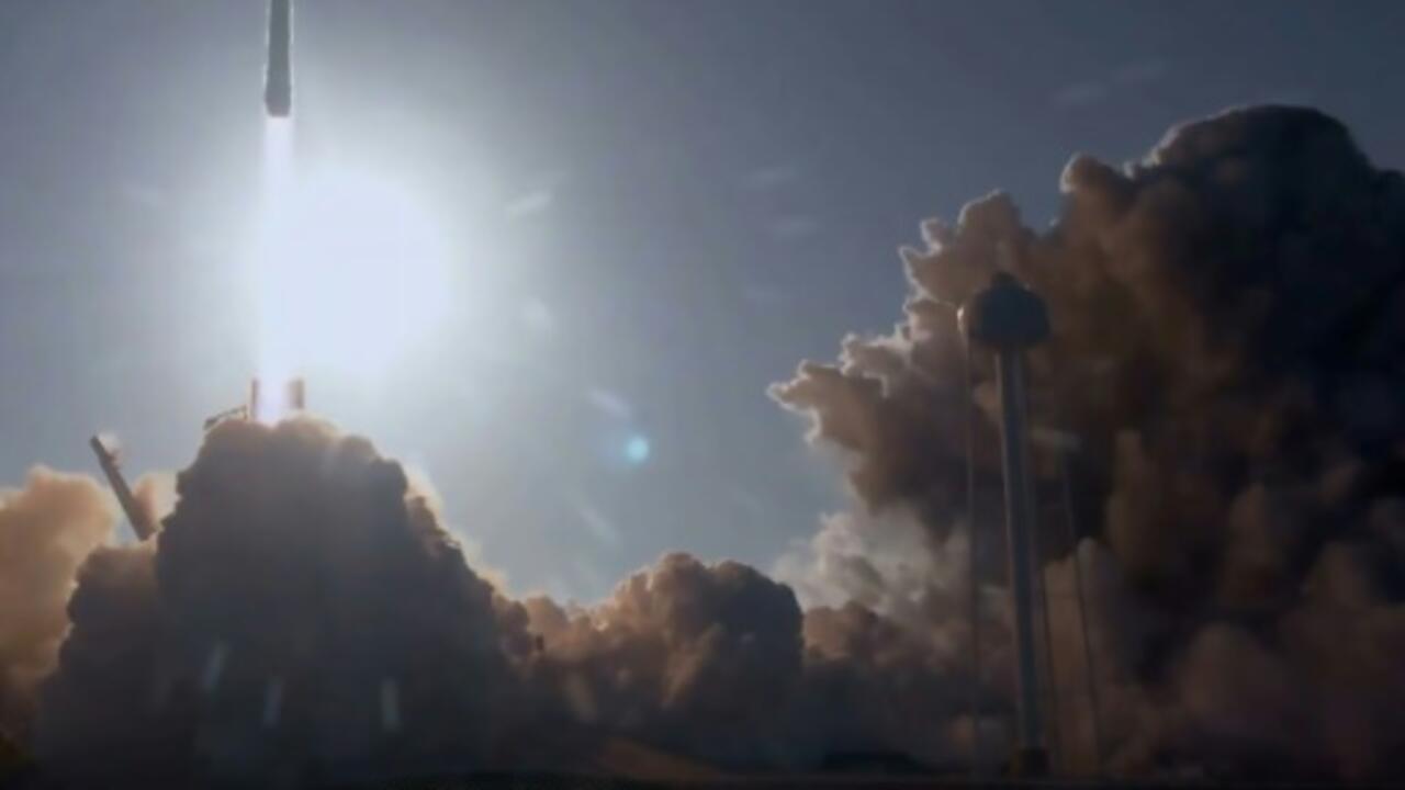 American SpaceX shuttle ready to fly astronauts to the ISS for the ...