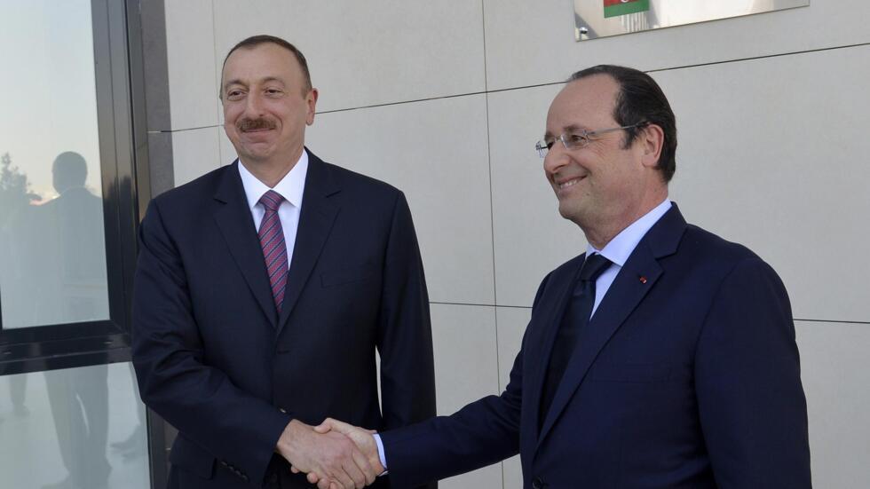 A Bakou, Hollande passe vite et parle un peu des droits de l’homme