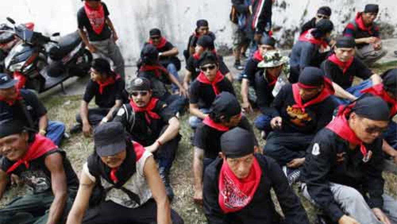 Red Shirts arrive in Bangkok, may miss one million target - RFI