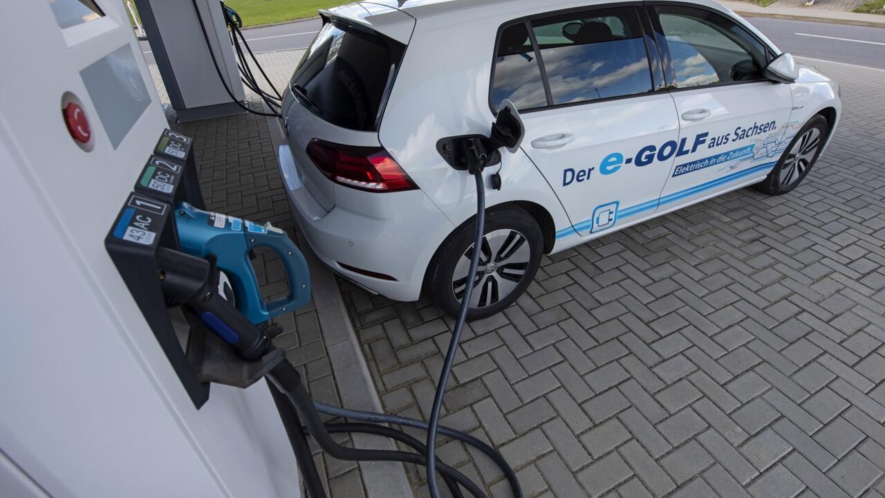 ¿Qué tanto reducen las emisiones de CO2 los autos eléctricos? - Vida en ...