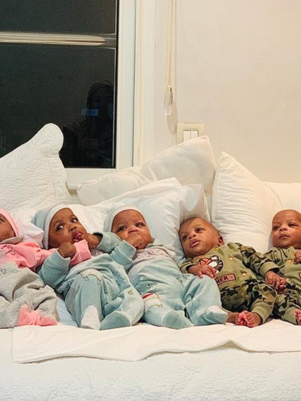 Nonuplets Identiques