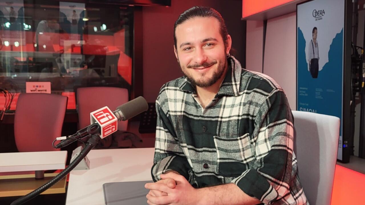 El cantante español Alejandro Baliñas es Pietro en el Simon Boccanegra ...