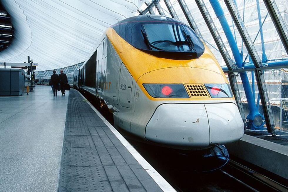 Post-Brexit checks leave Paris to London Eurostar trains one-third empty