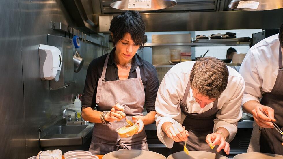 French chef becomes first woman in US to get 3 Michelin stars