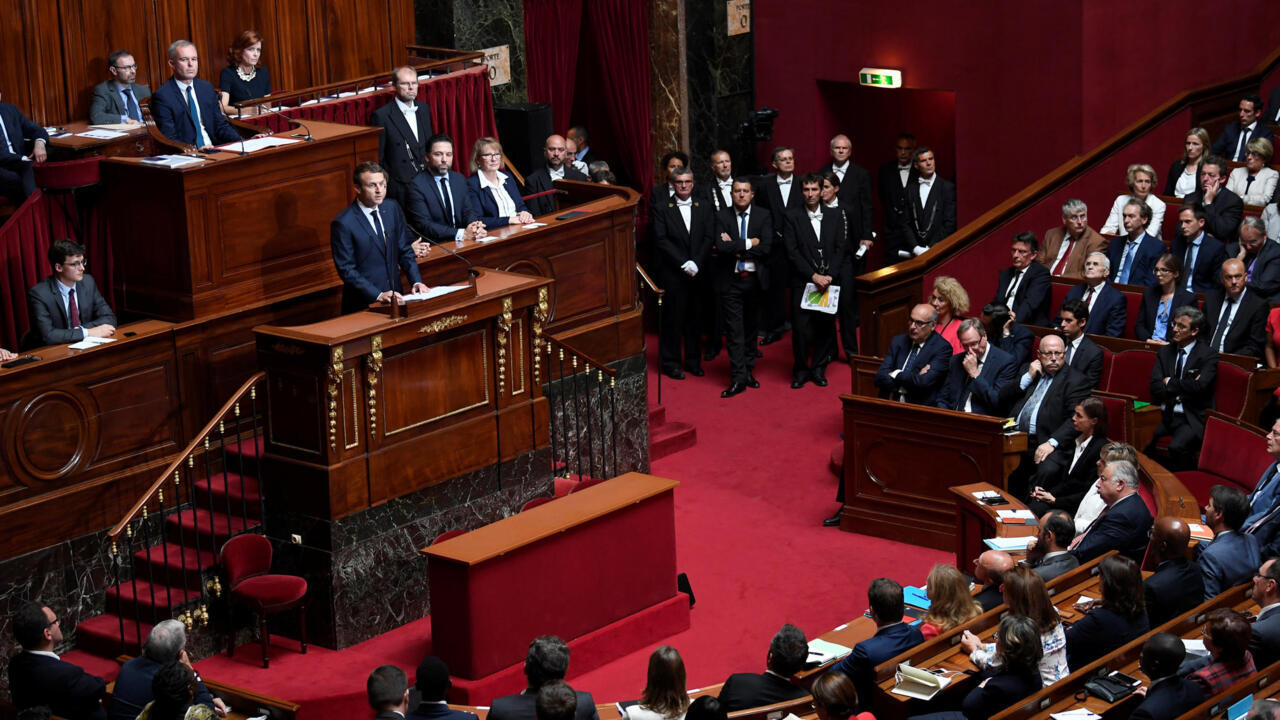 Macron proposes to cut French parliament by a third