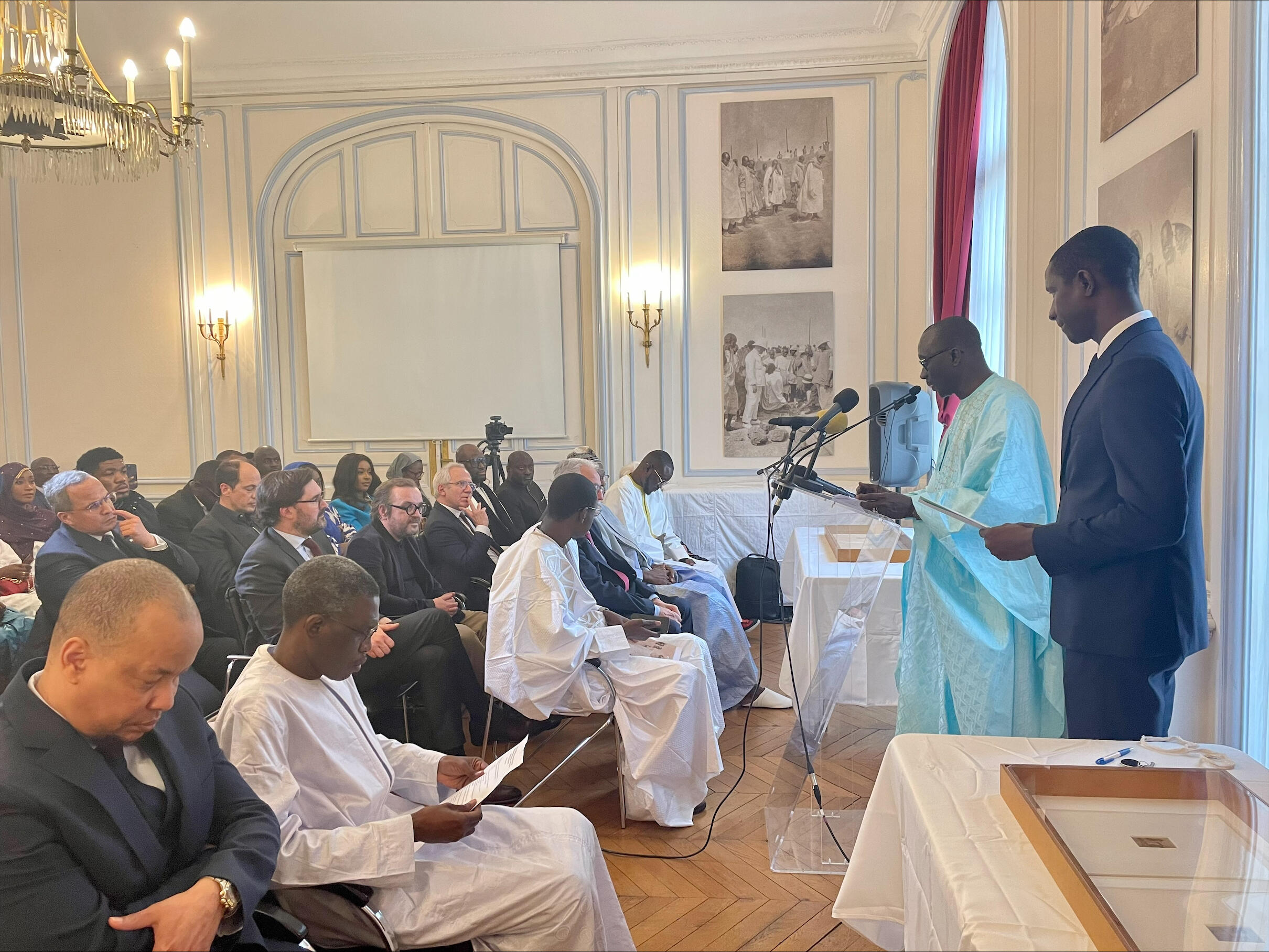 Des photos inédites du fondateur de la confrérie mouride remises à l ...