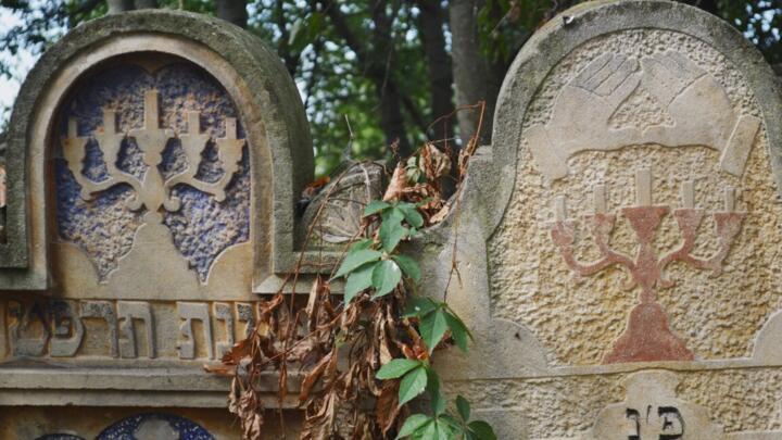 Cel mai vechi cimitir evreiesc din țară va putea fi vizitat on-line