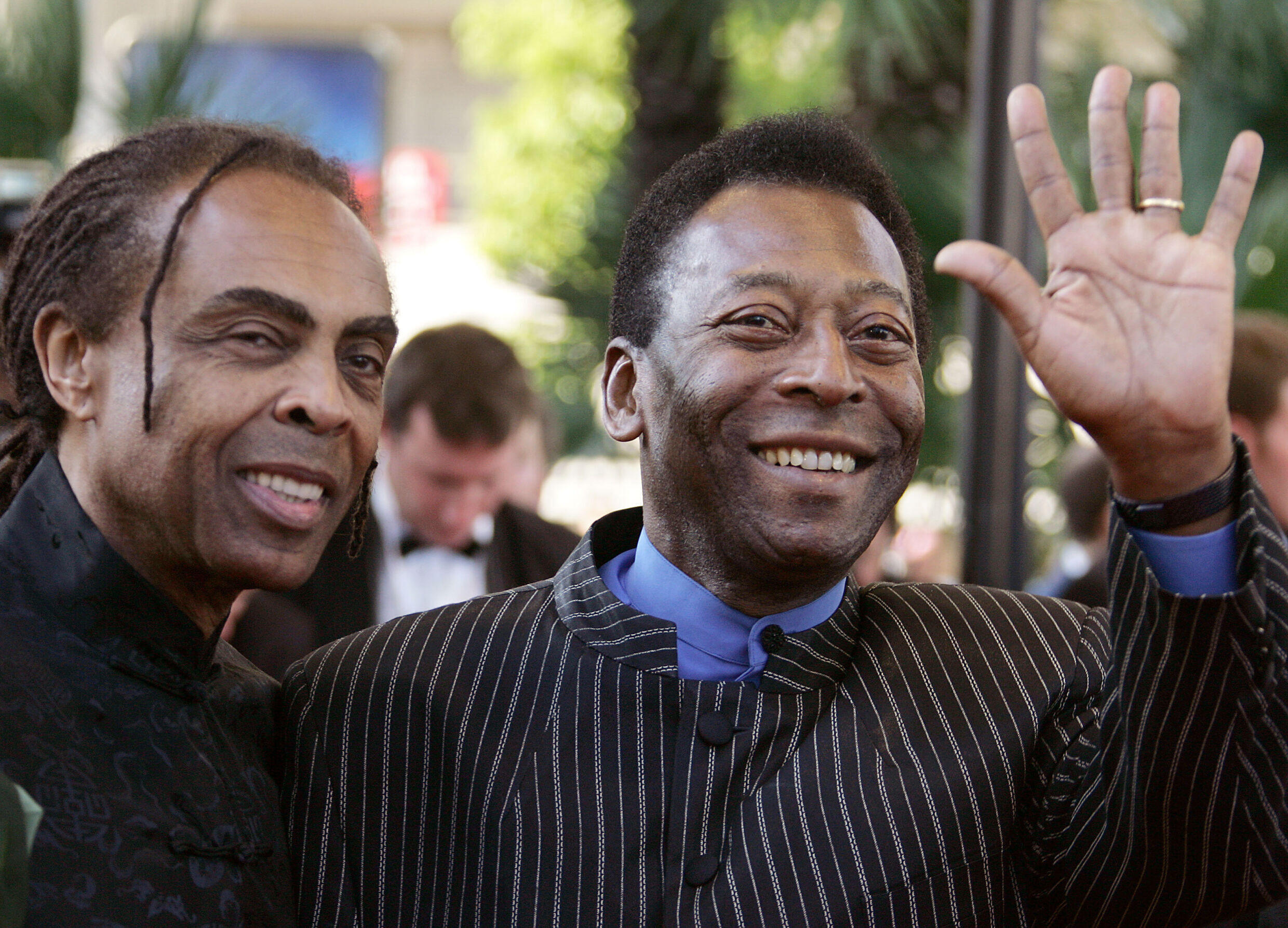 Actor, cantante y figura comercial: los goles de Pelé fuera del campo