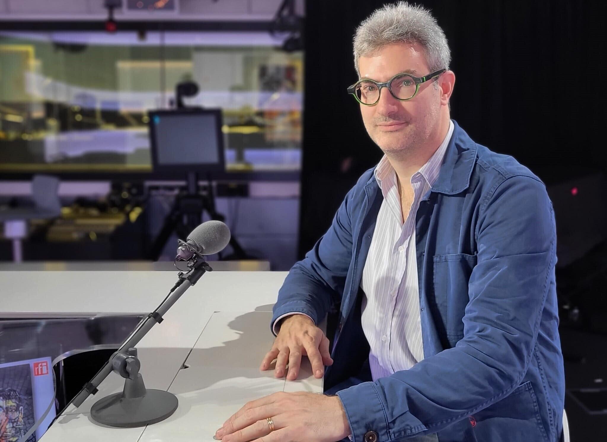 El artista argentino Sergio Moscona expone en París su ‘Laberinto de ...