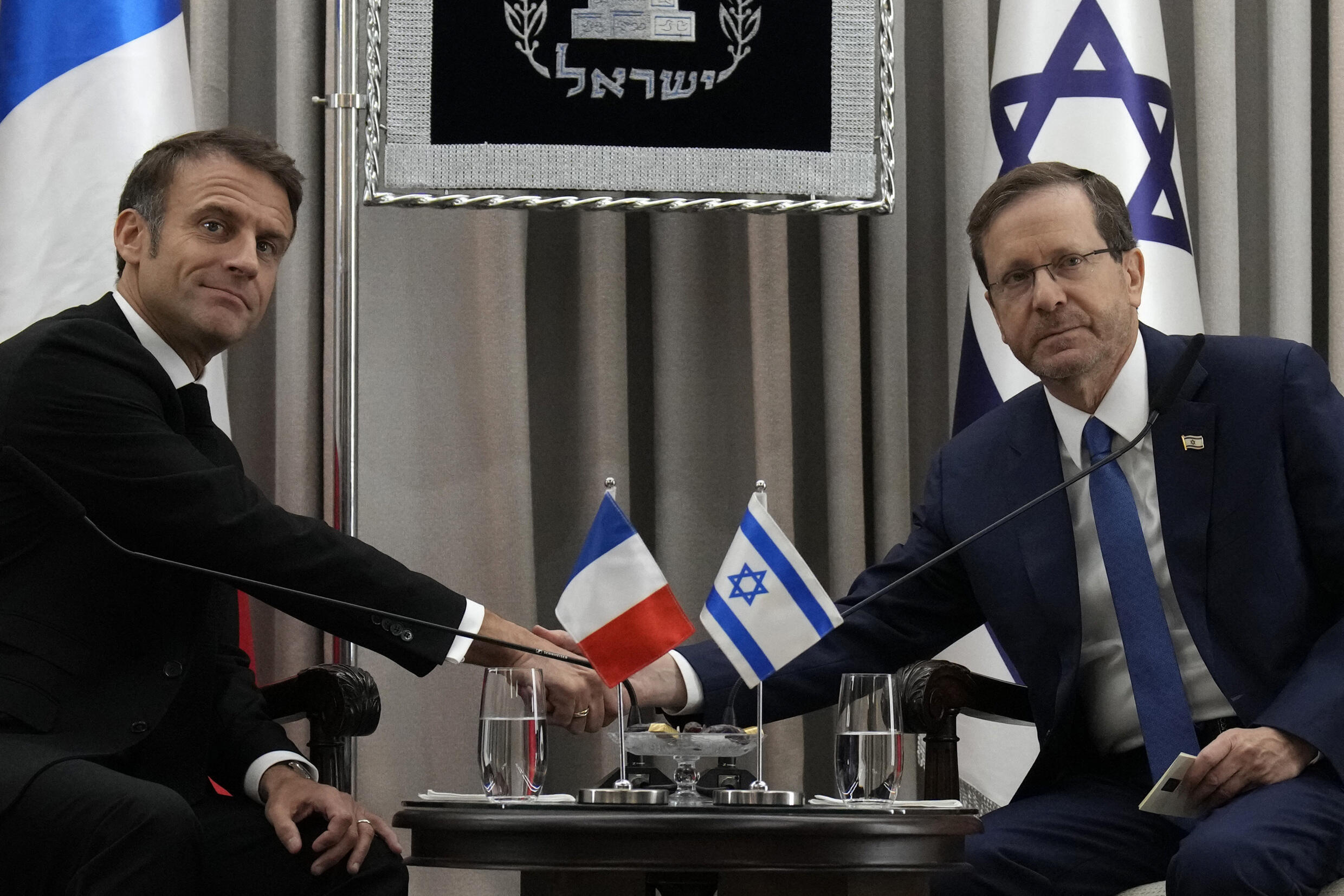 Emmanuel Macron nchini Israel kutoa wito wa kuanzishwa upya kwa ...