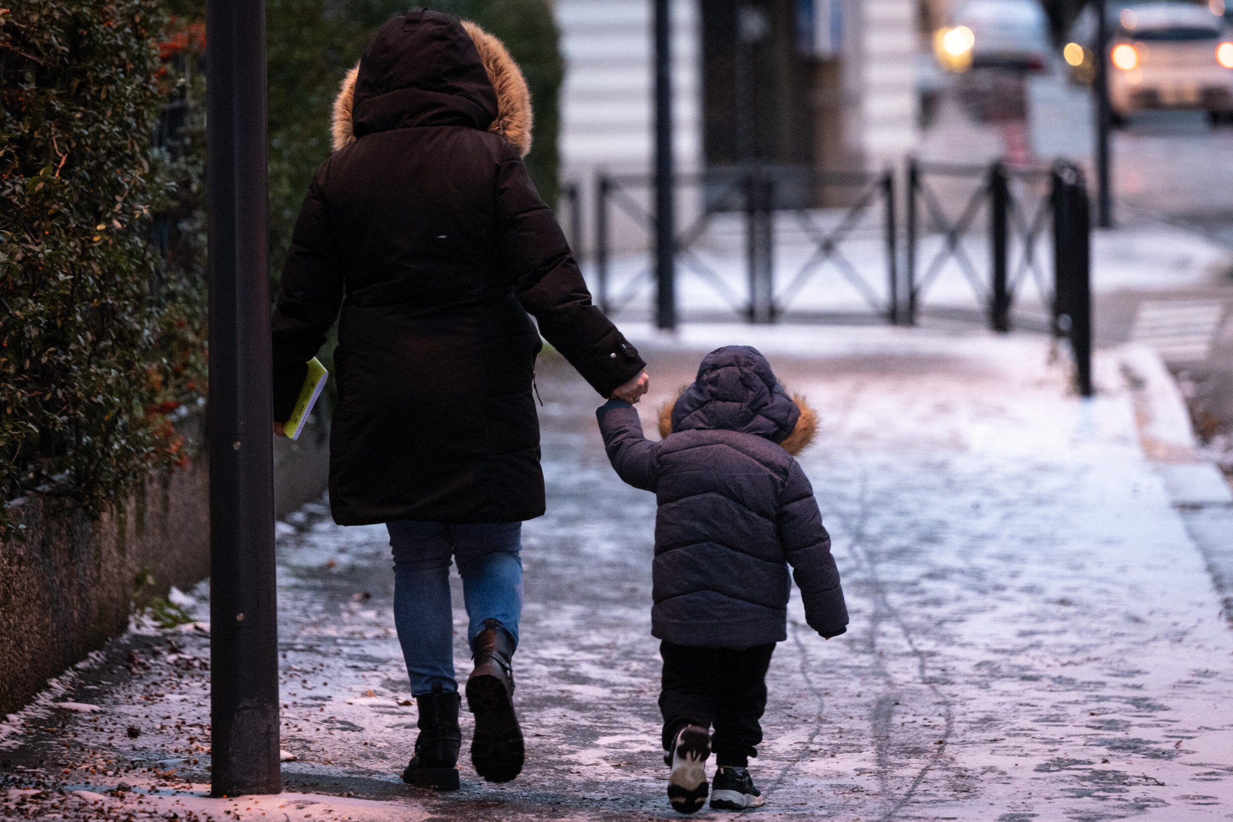 Cold hits France after months of unusually warm temperatures