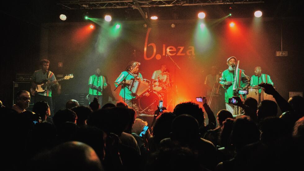 Cabo Verde: Grupo Ferro Gaita festeja 25 anos - Reportagem