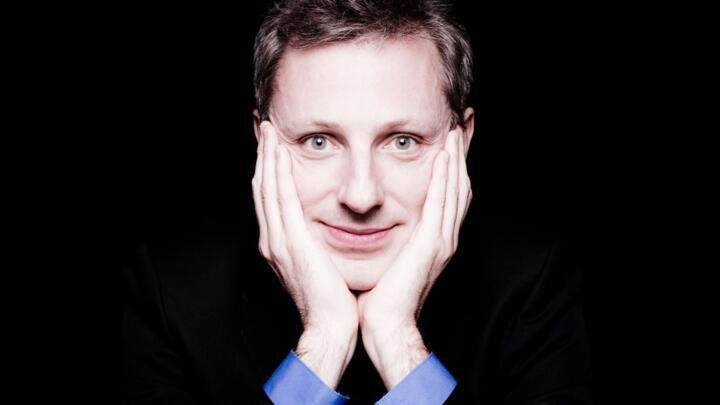 Le voyage de Maxime Zecchini, pianiste français et virtuose de la main ...