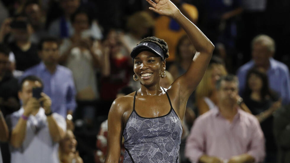 Venus Williams ousts Kerber to reach Miami semi-final