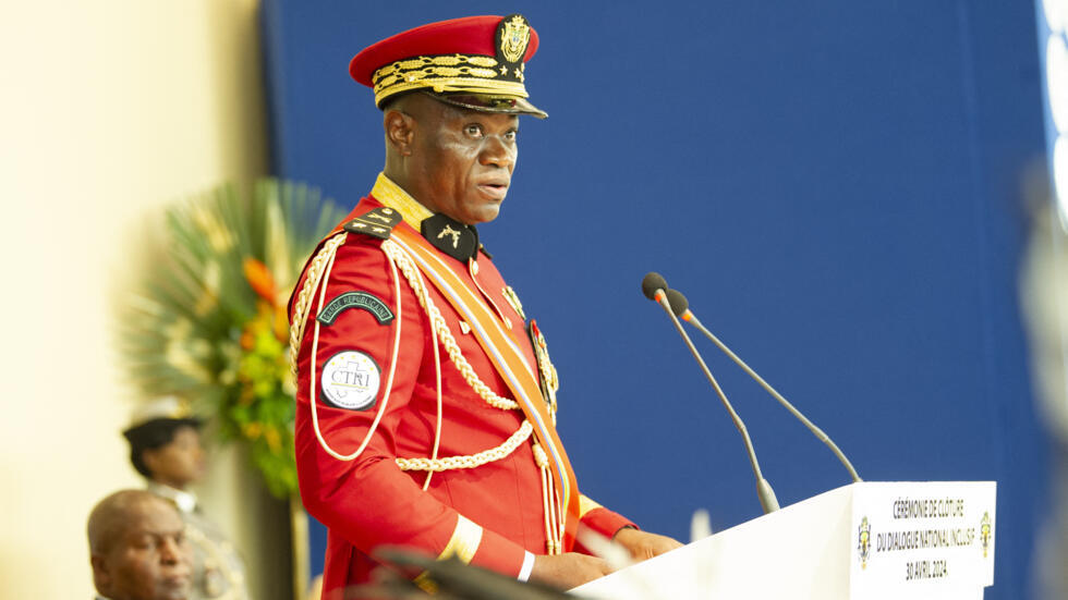 Gabon: «Il ne fait aucun doute que le général Oligui Nguema briguera la magistrature suprême ...