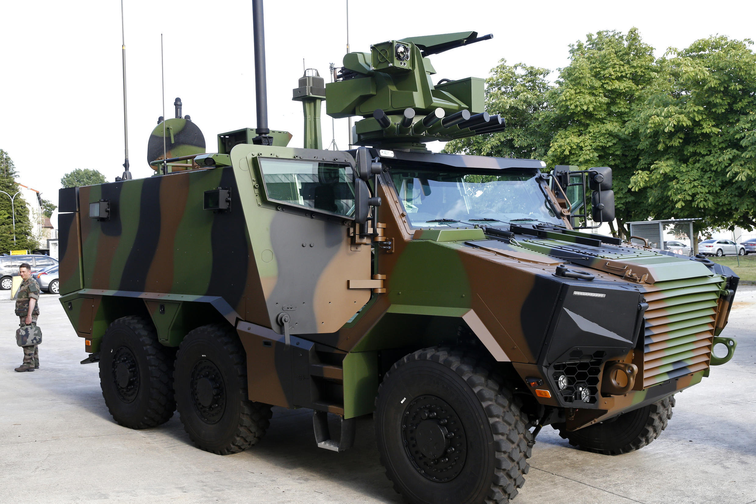 Le «Griffon», le nouveau véhicule blindé multi-rôles (rediffusion ...