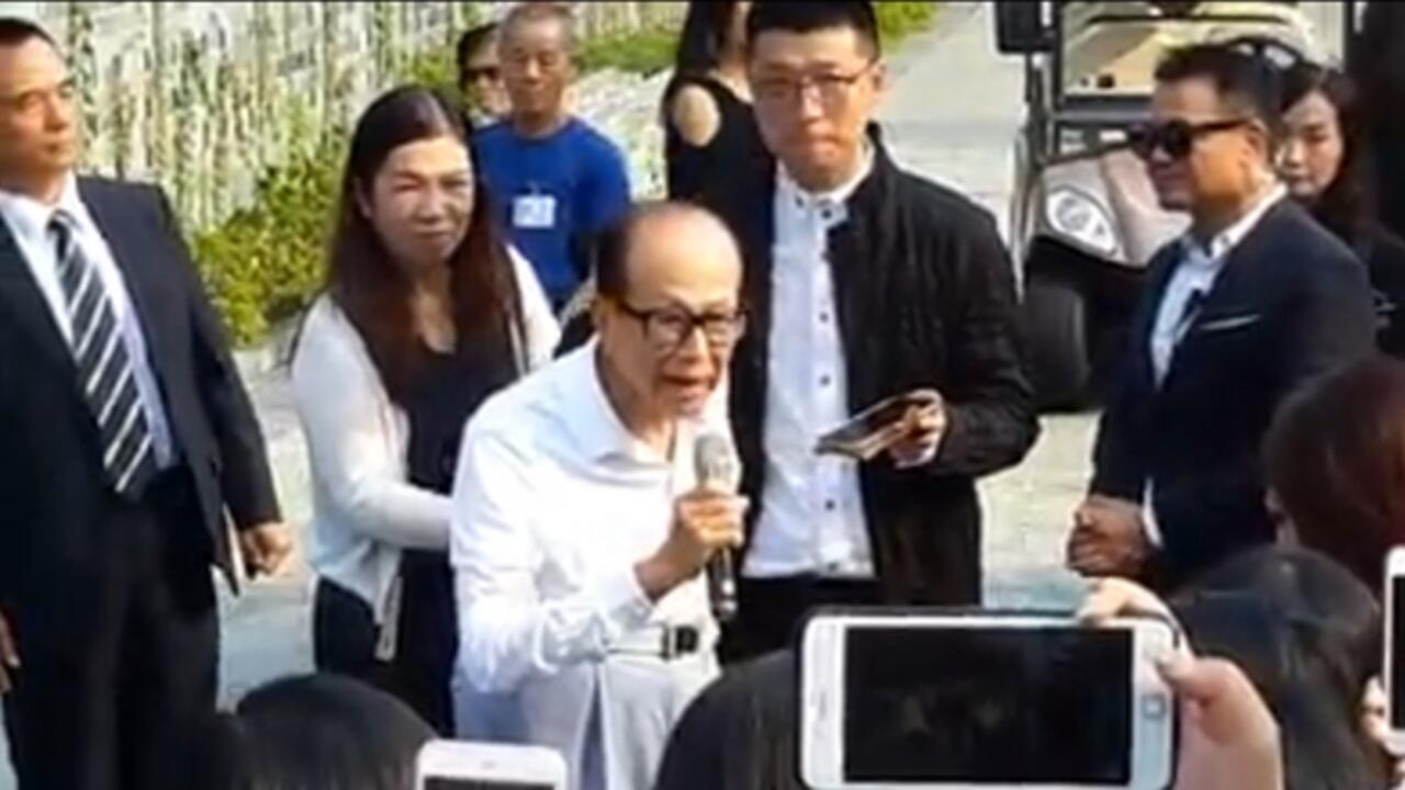 李嘉诚开腔谈香港局势向执政者和年轻人各发告诫