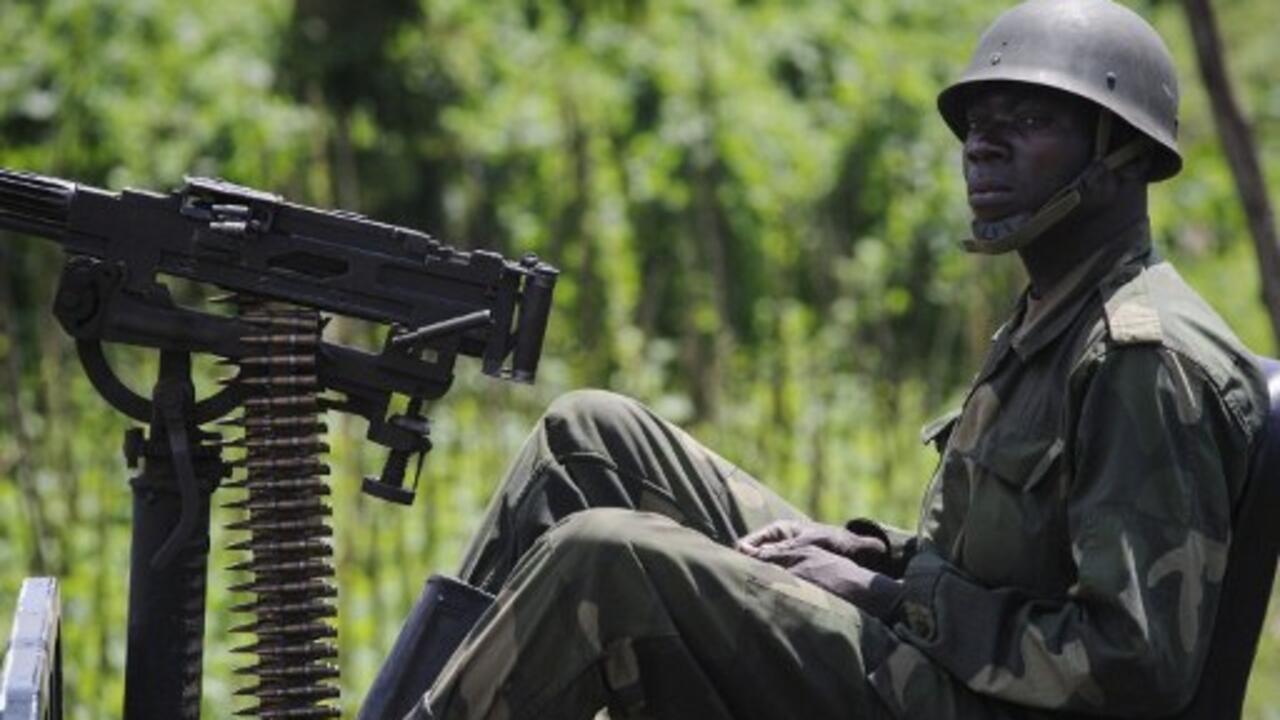 Hundreds of Congolese soldiers flee into Uganda
