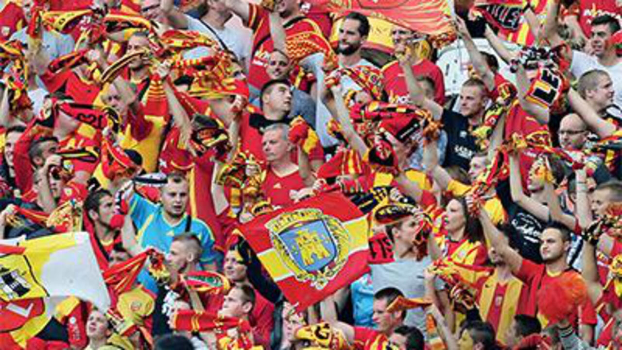 RC Lens, un club et ses supporters (rediffusion) - Radio Foot ...