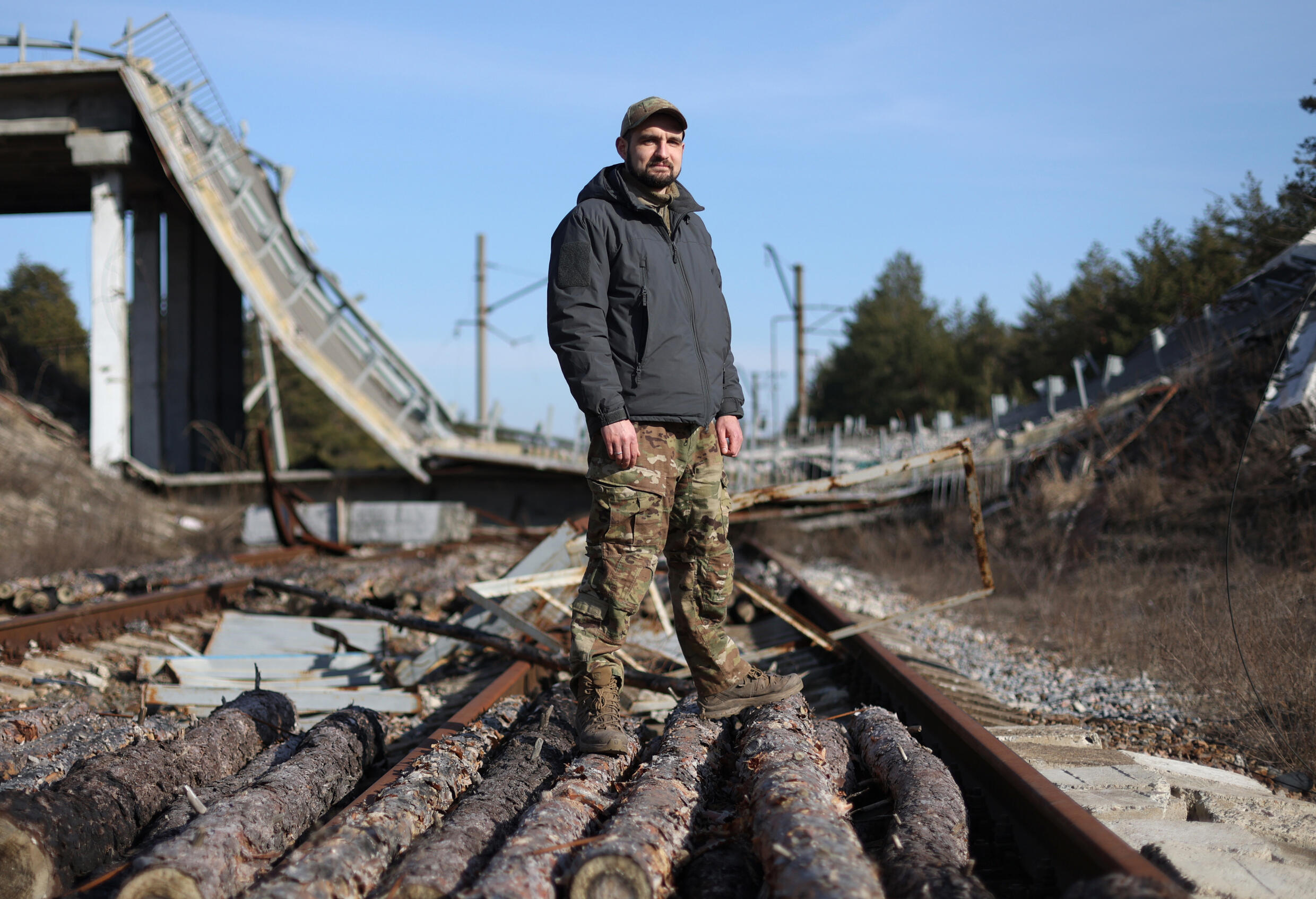 Captured then released, Ukrainian soldiers return to front