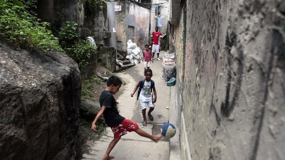 Simulation d'évacuation dans les favelas de Rio de Janeiro - Reportage ...