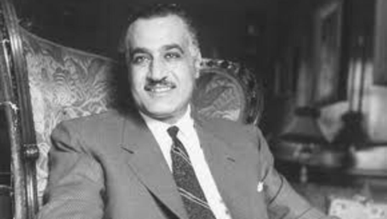 1. Portait de Gamal Abdel Nasser (3/6) - Archives d'Afrique
