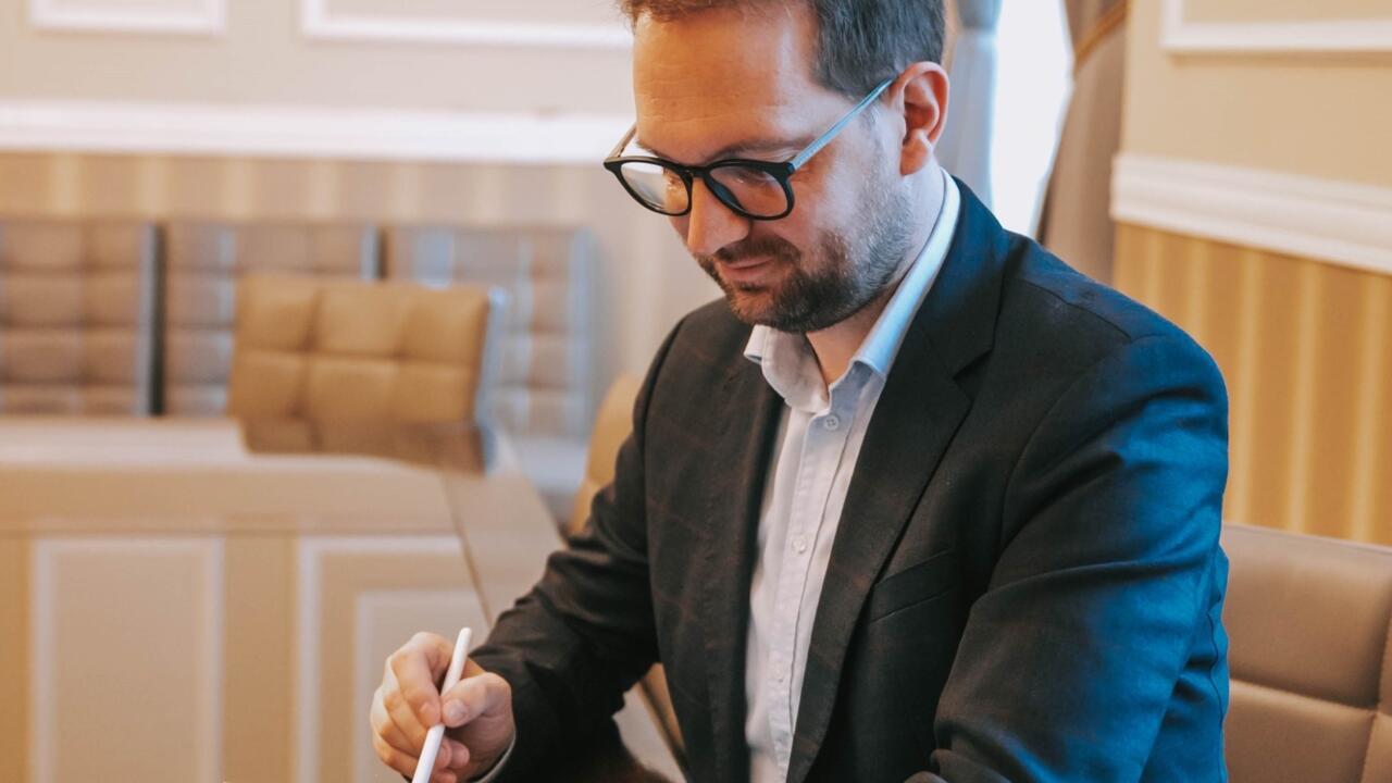 Dominic Fritz a preluat preşedinţia interimară a USR, după demisia ...