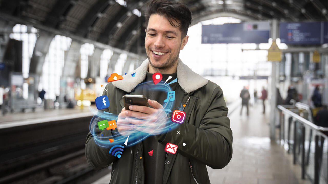 Franța reglementează conceptul de cetățean digital