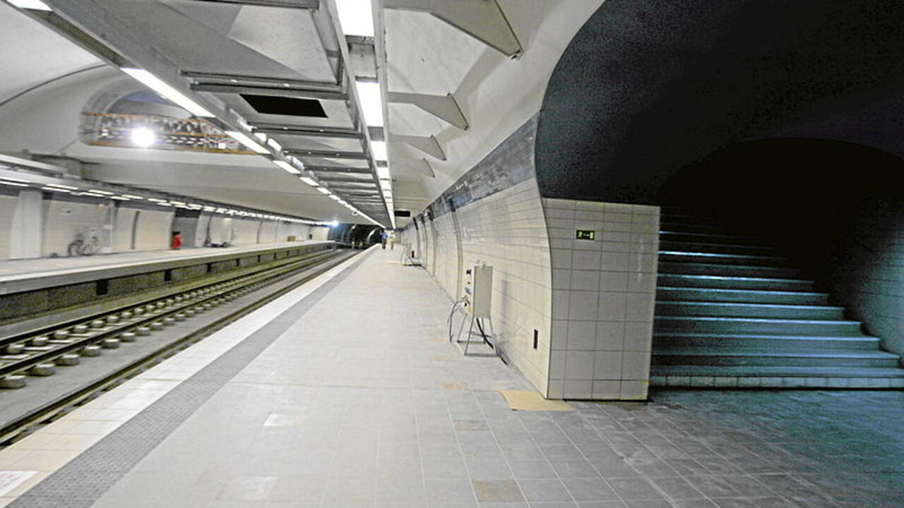 Maghreb's first metro system opens in Algeria