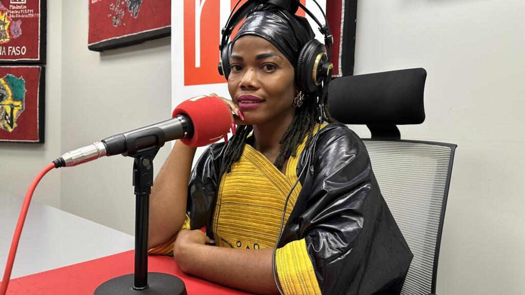 [Oo taskaram ko fillitaaɗo] - Yewtere "Ko Mbiiɗon?" no jaɓɓii hannde ...