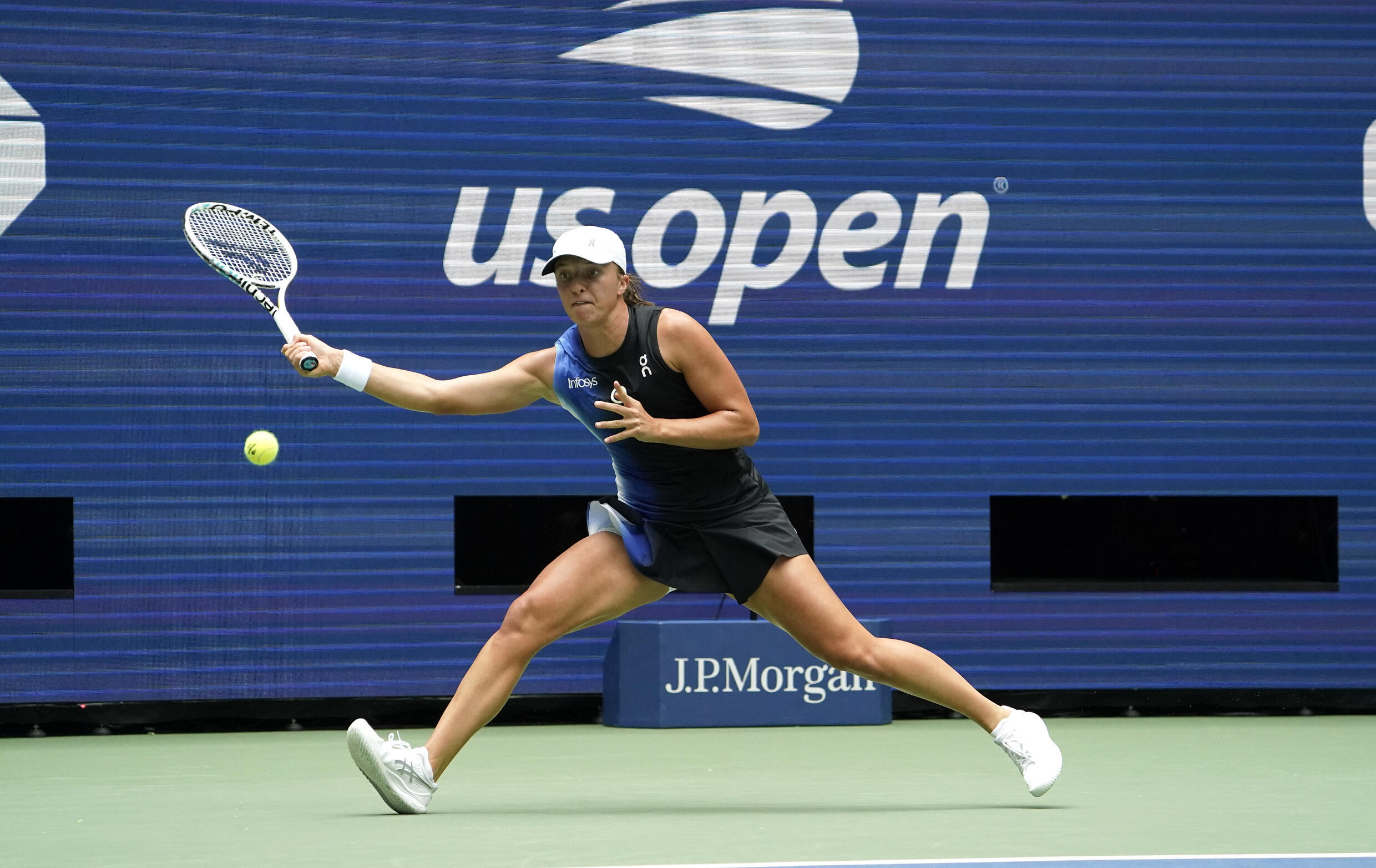 Djokovic eyes No.1, Swiatek in action as US Open underway