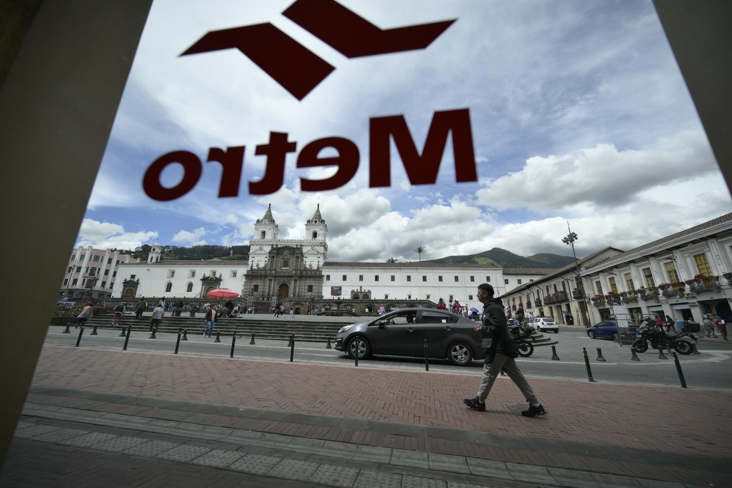 Quito estrena su metro, el primero de Ecuador