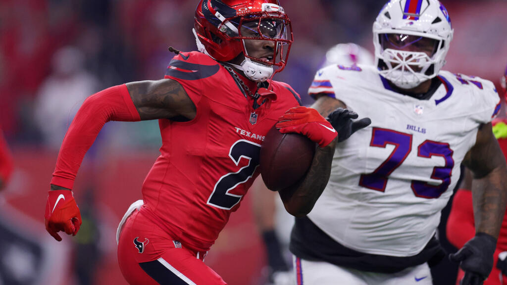 Texans sack Allen eight times to beat Bills 23-19