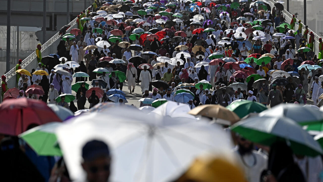 2,000 hajj pilgrims hit by heat stress: Saudi officials