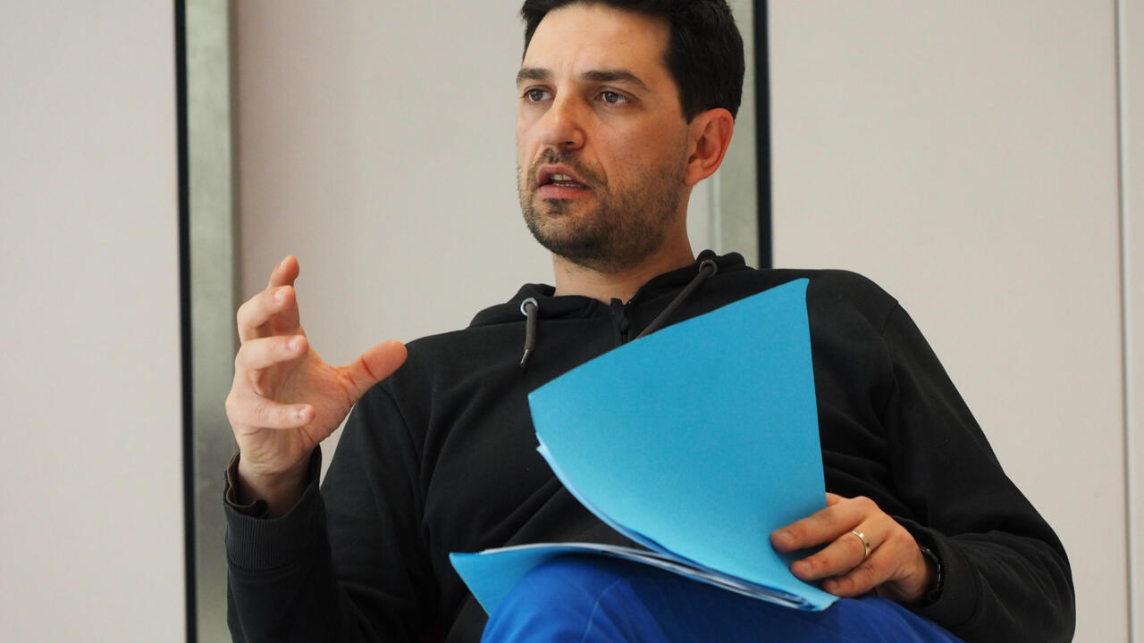 Diretor português Tiago Rodrigues conquista Festival de Avignon com a ...