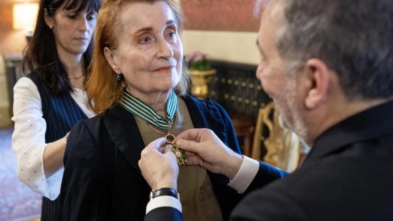 Elfriede Jelinek, laureată Nobel pentru literatură, decorată și de ...